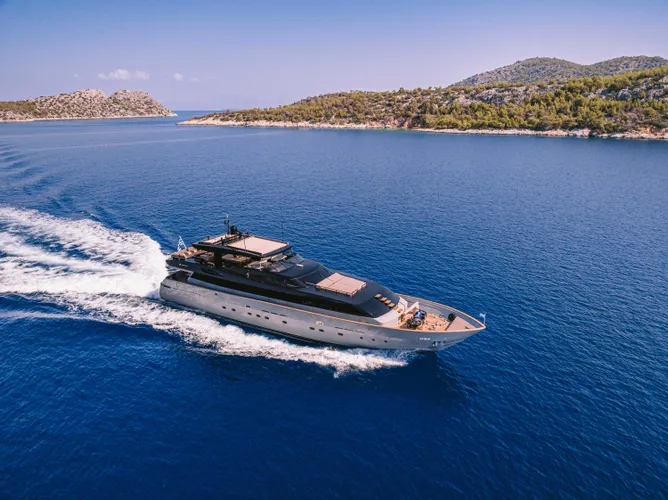 ISLANDER II yacht for charter (Baglietto, 33.45m, 2002)